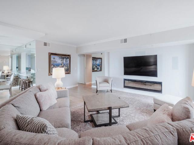 850 E OCEAN Boulevard 801