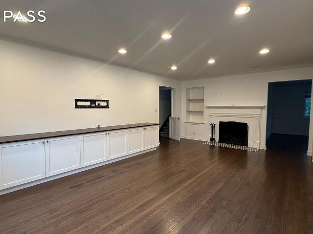 850 Kenton Rd, Deerfield, IL