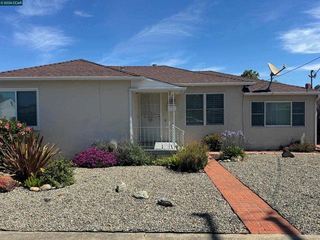 850 Harmony Dr, Ashland, CA 94541