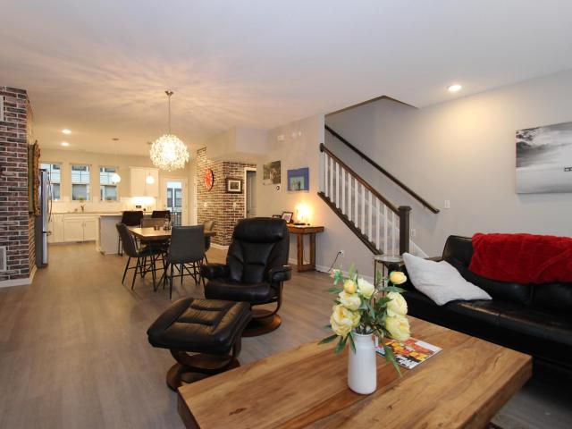 850 Mount Curve Boulevard # C