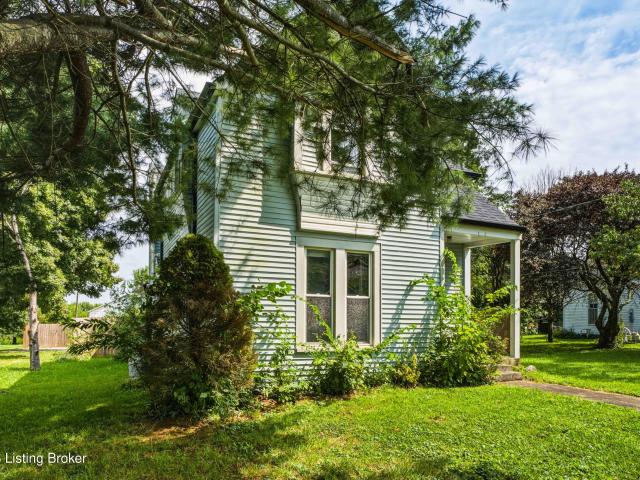 850 Main St