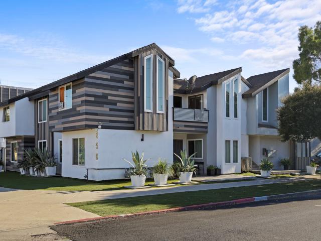 850 N. Van Ness Avenue Apartments