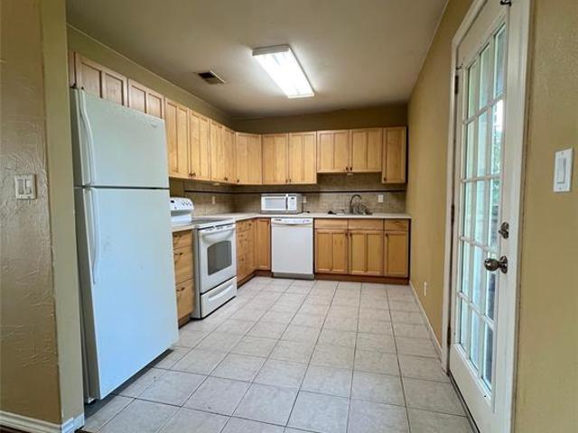 850 N Harbin