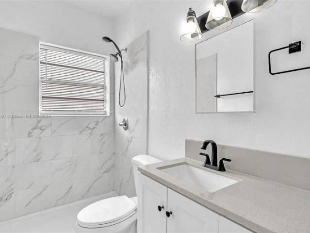 850 Northwest 2nd Street, Unit 6, Miami, FL 33128