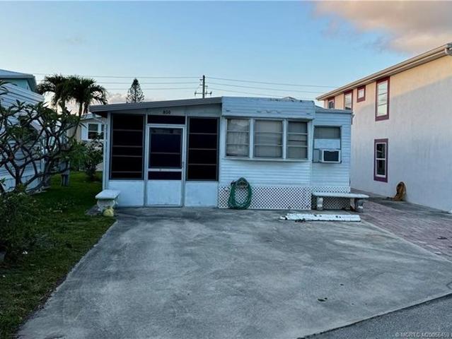 850 Nettles Blvd, Jensen Beach, FL 34957