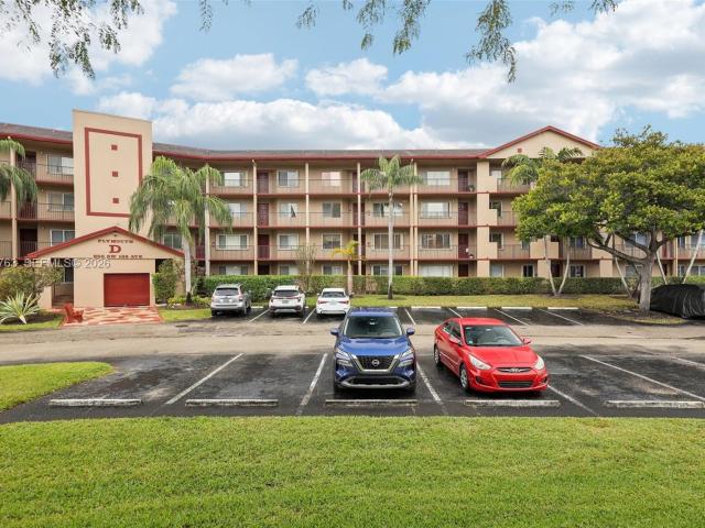 850 SW 138th Ave, Unit 208D, Pembroke Pines, FL 33027 | MLS #A11962 | Compass