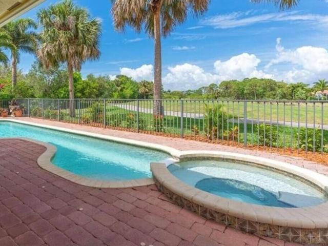 850 SW Palm Cove Drive, Palm City, US, FL