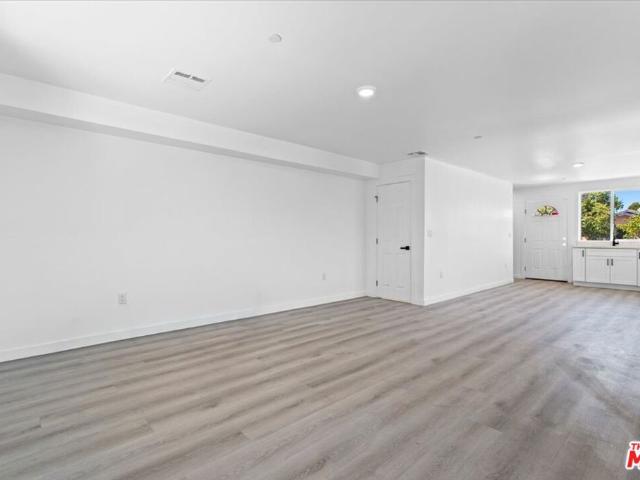 850 W Gage Avenue