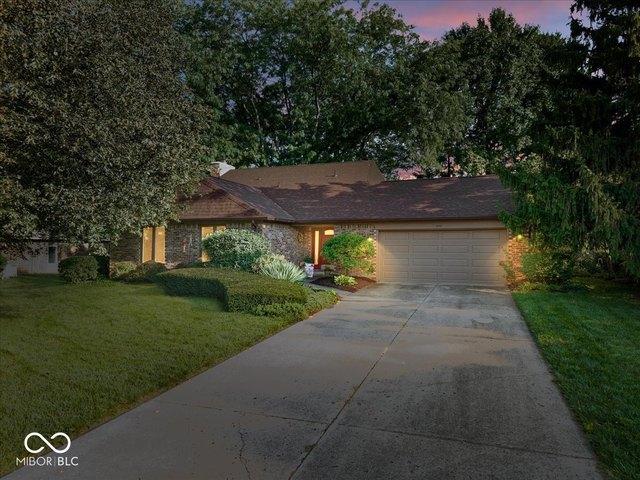 850 W Oakwood Dr, Greenwood, IN 46142