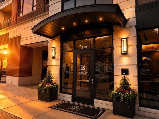850 Village Center Dr Unit 206, Burr Ridge, IL 60527