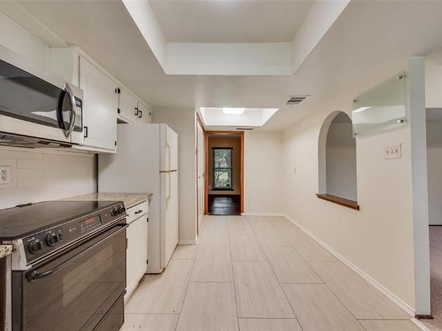 8515 Baumgarten Dr, Dallas, TX 75228 | MLS #21332