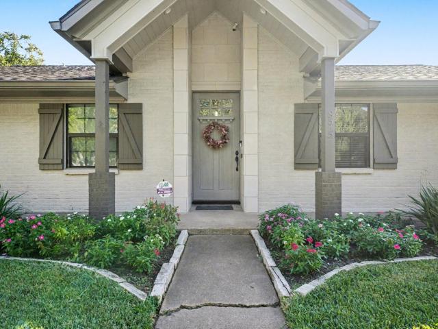 8515 Edgemoor Dr, Houston, TX 77036 | Compass