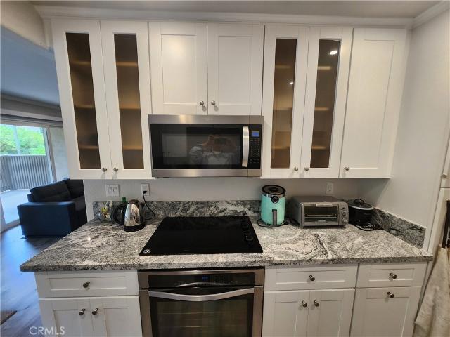 8515 Villa La Jolla F