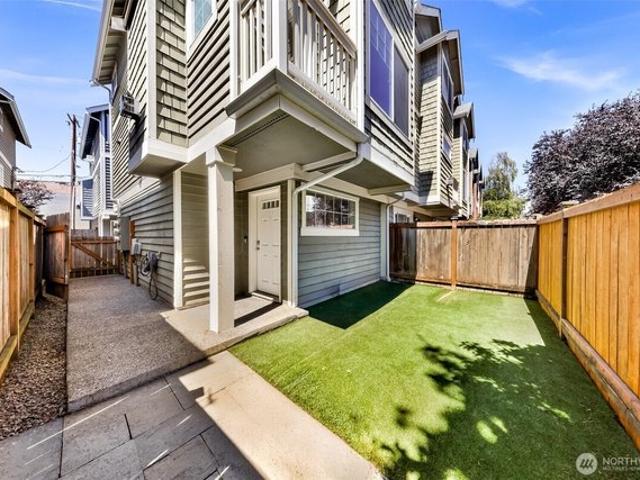 8516 Nesbit Ave N Apt A, Seattle, WA 98103