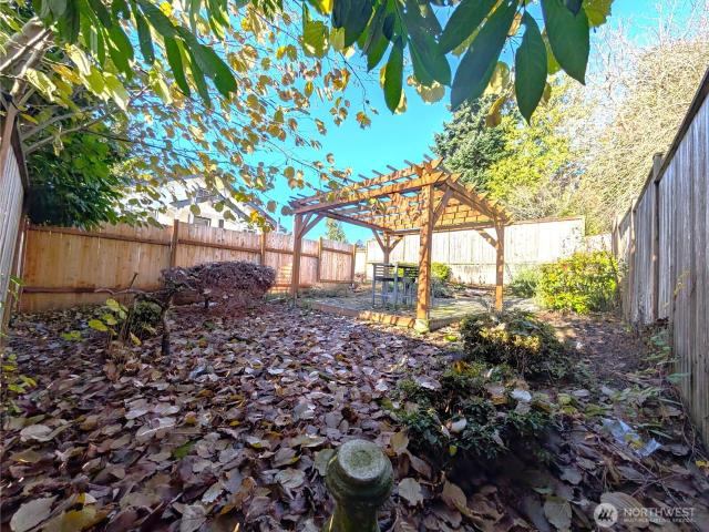 8516 Wallingford Ave N, Unit B, Seattle, WA 98103 | MLS #2456 | Compass