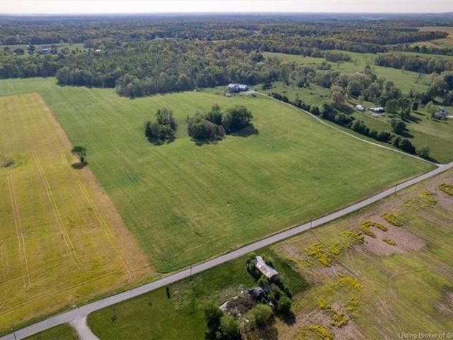 8518 S Kays Chapel Rd, Fredericksburg, IN 47120