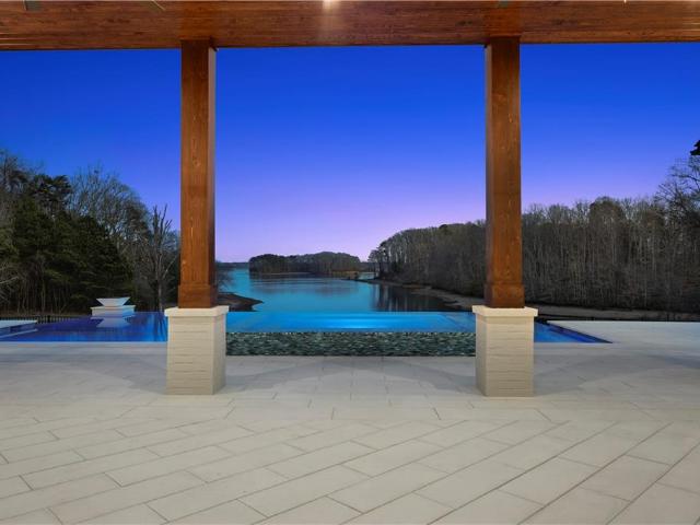 8510 Blue Heron Dr