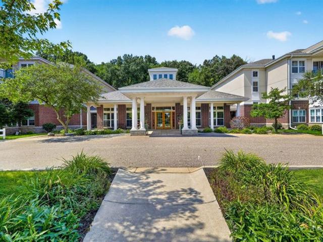 8510 Greenway Blvd Unit 104, Middleton, WI 53562