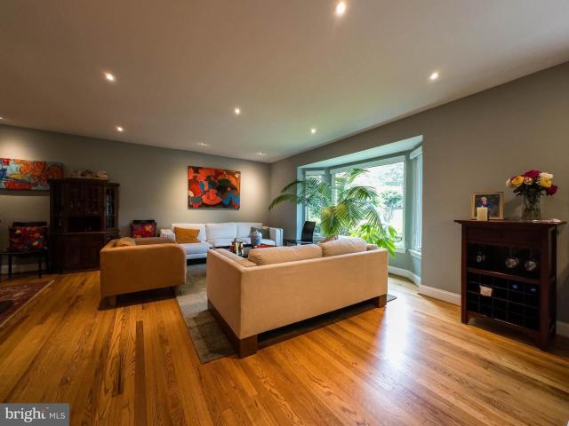 8510 Pelham Road, Bethesda, US, MD