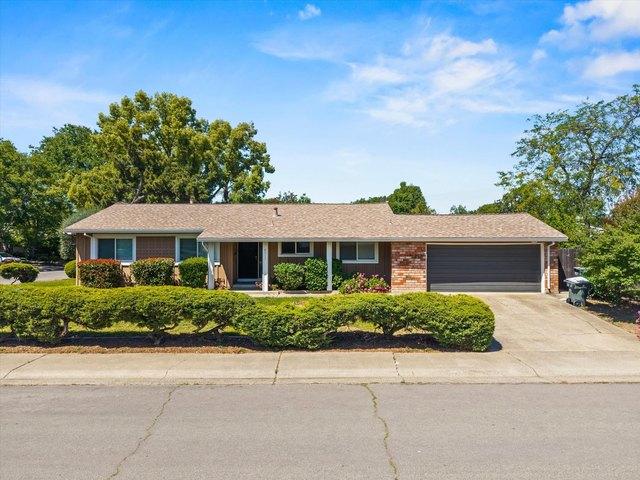 8511 Erinbrook Way, Sacramento, CA 95826