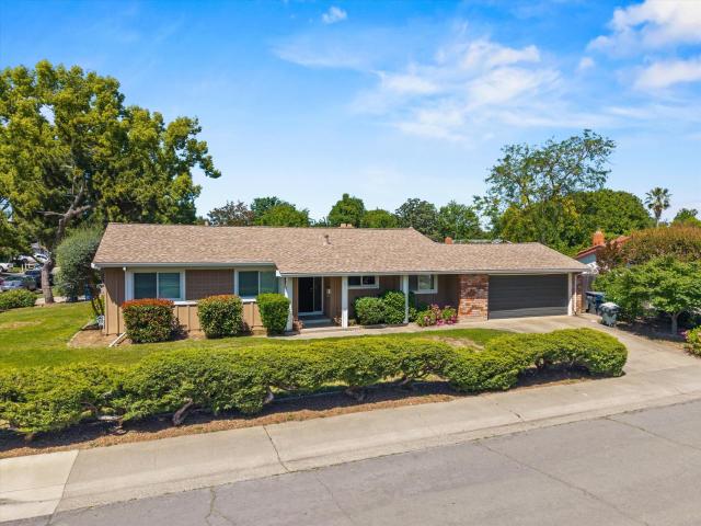 8511 Erinbrook Way, Sacramento, CA 95826 | MLS #226054 | Compass