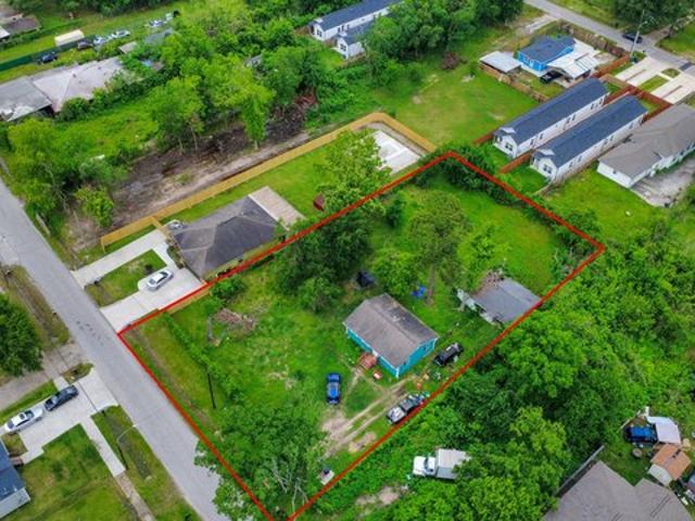8511 Peachtree St, Houston, TX 77016