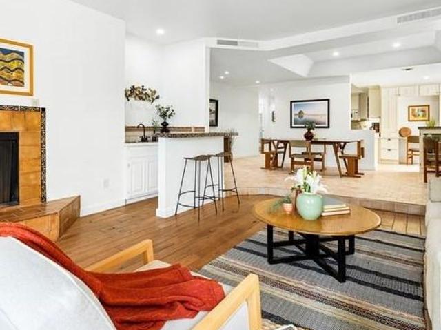 851 11th St #202, Santa Monica, CA 90403