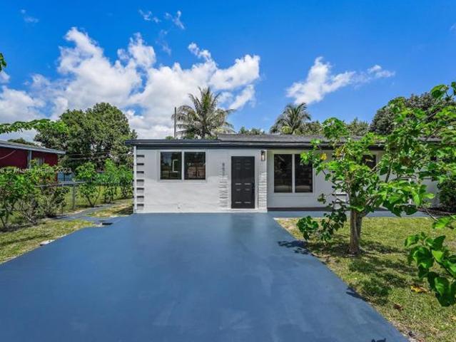 851 146th St NW, Miami, FL 33168