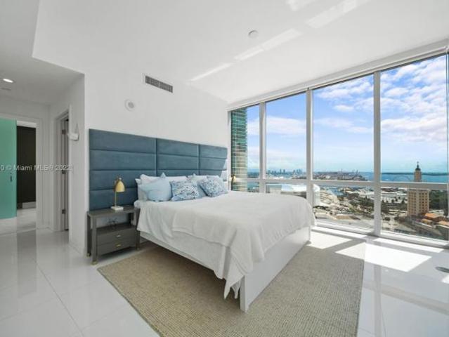 851 1st Ave NE #2011, Miami, FL 33132