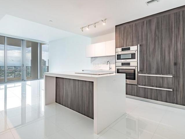 851 1st Ave NE #2100, Miami, FL 33132