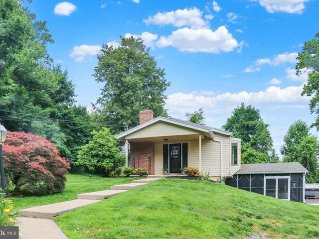 851 Cadmus Rd, Pottstown, PA 19465