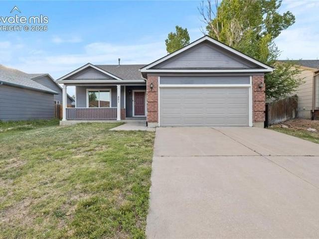 851 Barn Owl Dr, Fountain, CO 80817