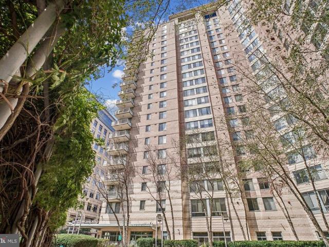 851 Glebe N # 2015