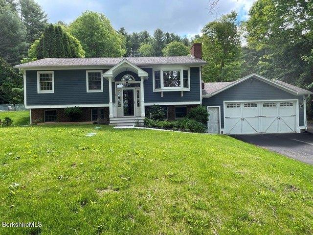 851 E New Lenox Rd, Pittsfield, MA 01201