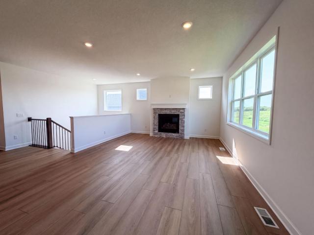 851 Londonderry Lane NW
