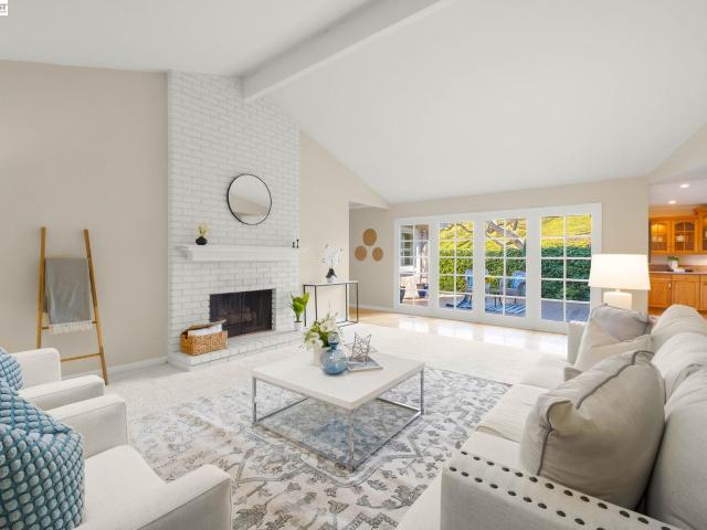 851 Luz Ct