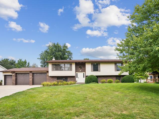 851 Mockingbird Court
