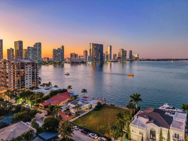 851 N Venetian Dr, Miami, FL 33139 | MLS #A11923