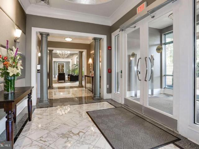 851 N Glebe Road # 1516
