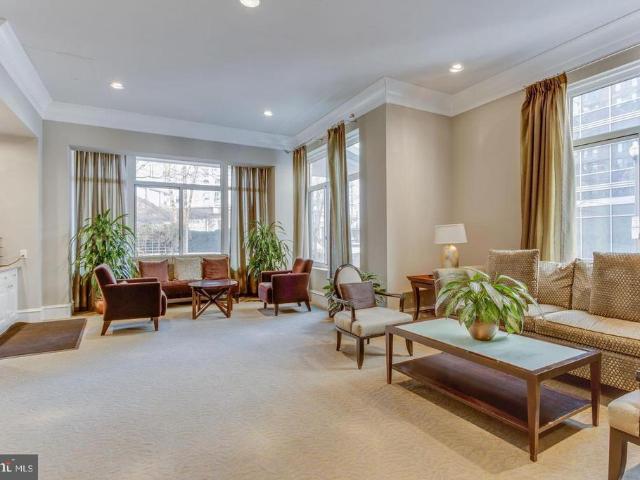 851 N Glebe Road # 714