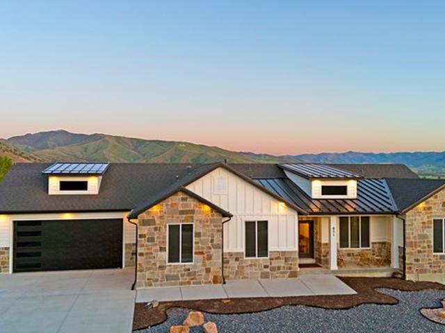 851 N Grandview Dr E, Morgan, UT 84050