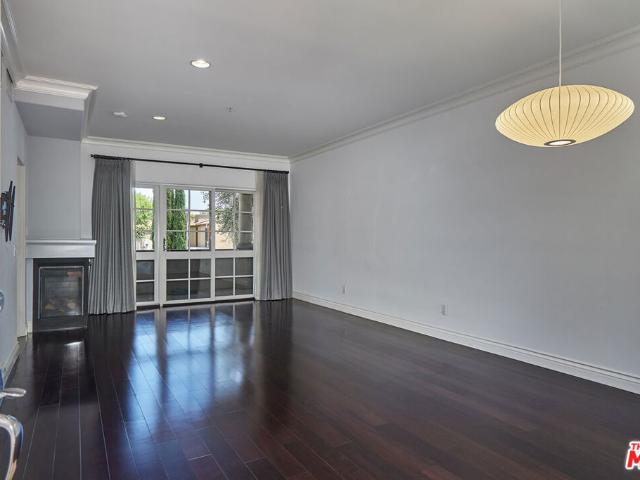 851 N San Vicente Boulevard 102