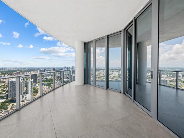 851 NE 1st Ave, Unit PH5402, Miami, FL 33132 | MLS #A11976