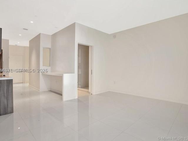 851 NE 1st Ave Unit 504, Miami, FL 33132