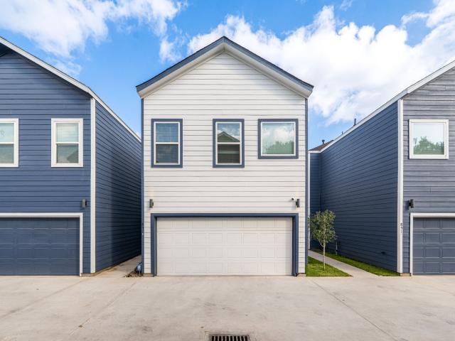 851 S Victory Dr, Unit B C, Houston, TX 77088 | MLS #23261