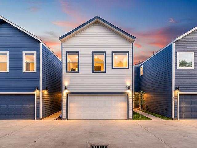 851 S Victory Dr Unit Bc, Houston, TX 77088