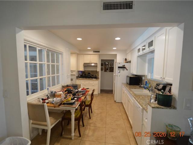 851 S Danbrook