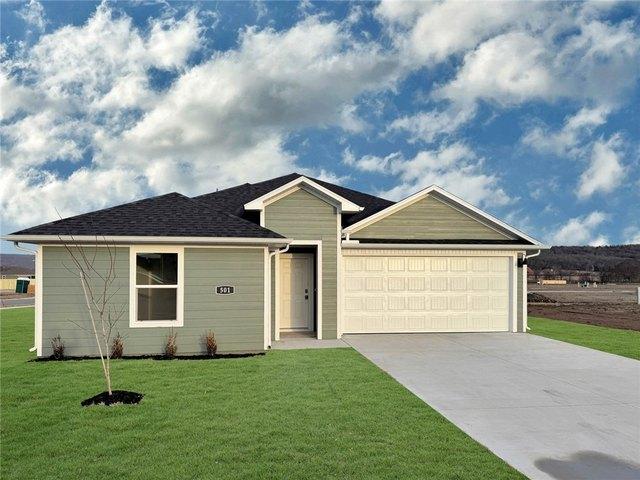 851 Sagely St, Prairie Grove, AR 72753