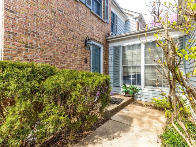 851 Sutton Ct, Lincolnshire, IL 60069 | Compass