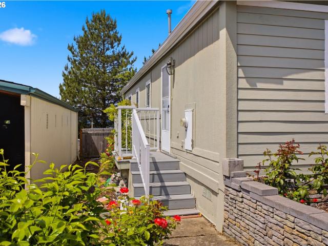 851 sw sunset way # 28
